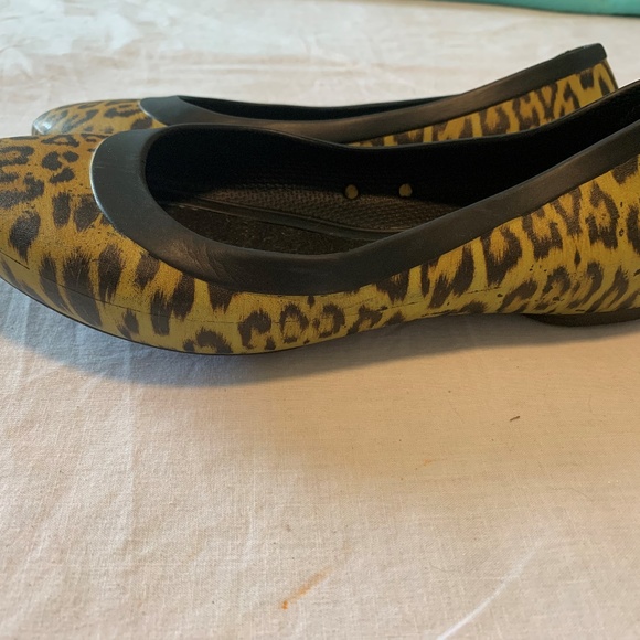 CROCS | Shoes | Cheetah Print Crocs Extra Comfort | Poshmark